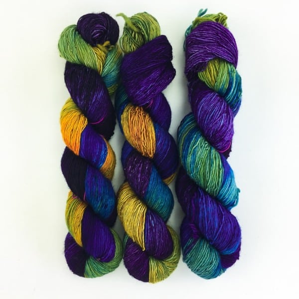 African Daisy Pixie | Dragonfly Fibers
